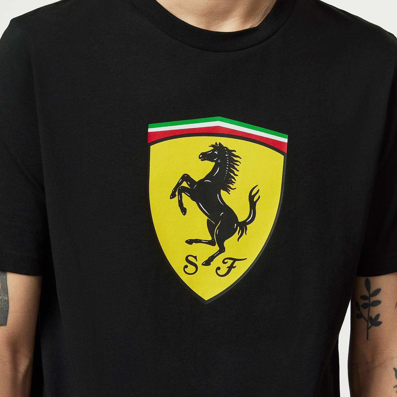 2024 Ferrari F1 Mens Shield T-shirt black Black | T-shirts \ Mens ...