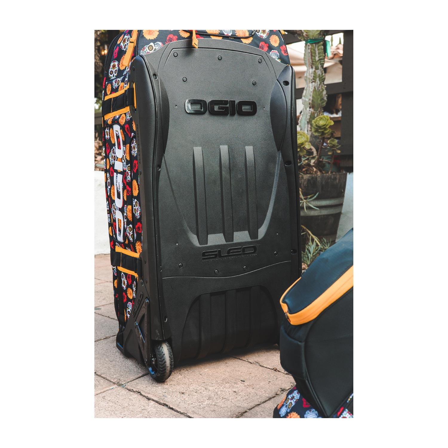 Ogio RIG 9800 SKULLS Travel bag | Bags and backpacks \ Bags ...